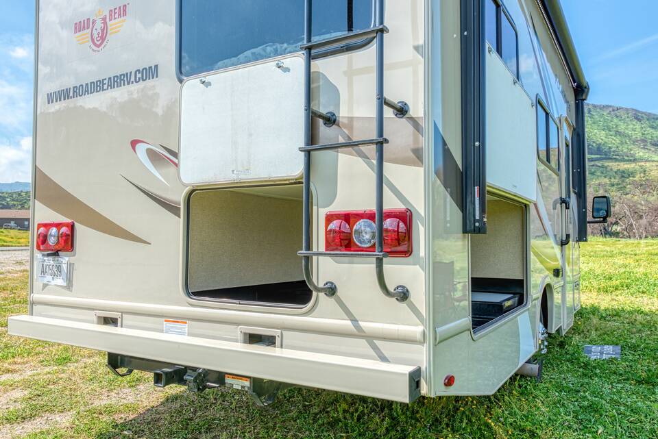 Road Bear Class C (23-25’) - 5 Berth | Worldwide Motorhome Holidays