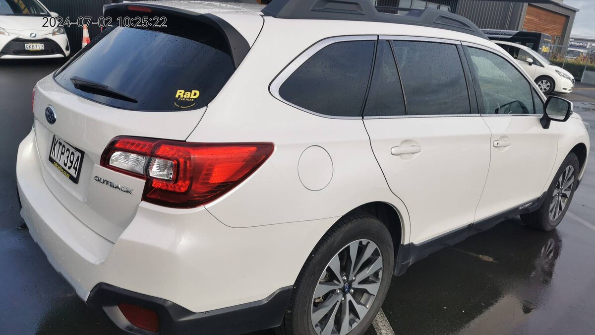Subaru Outback | Worldwide Motorhome Holidays