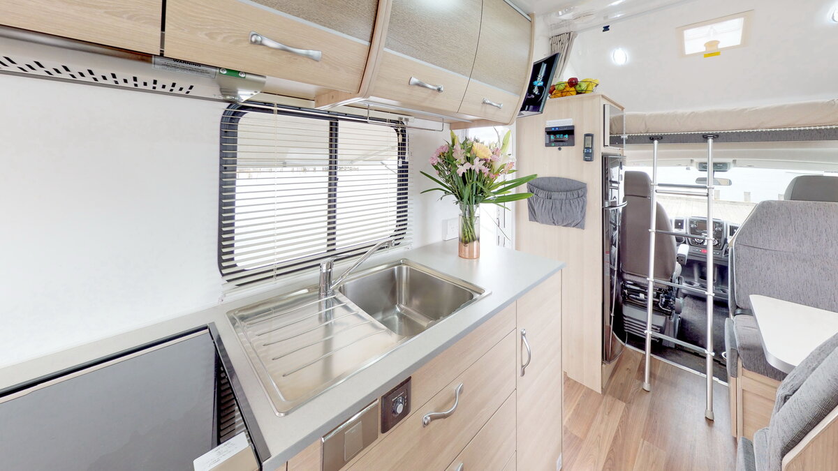 Cruisin 4 Berth Seeker | Worldwide Motorhome Holidays